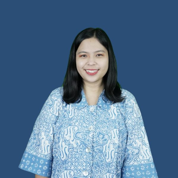 Guru dan Karyawan – SMP Kristen Petra 4